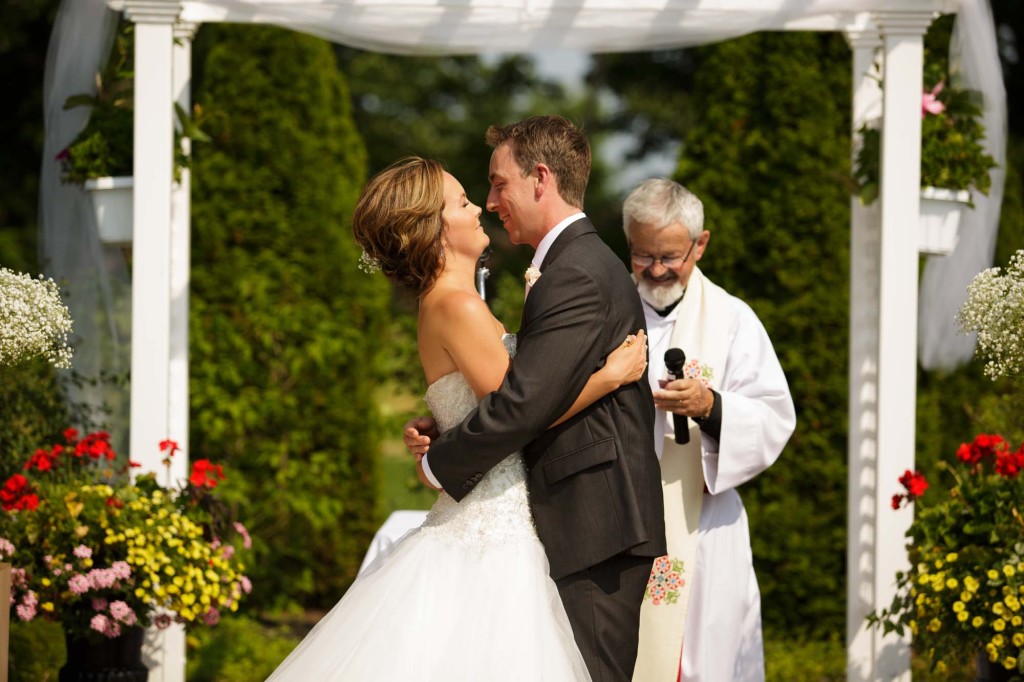 Wedding Photography at Barrie Country Club in Barrie, Ontario ...